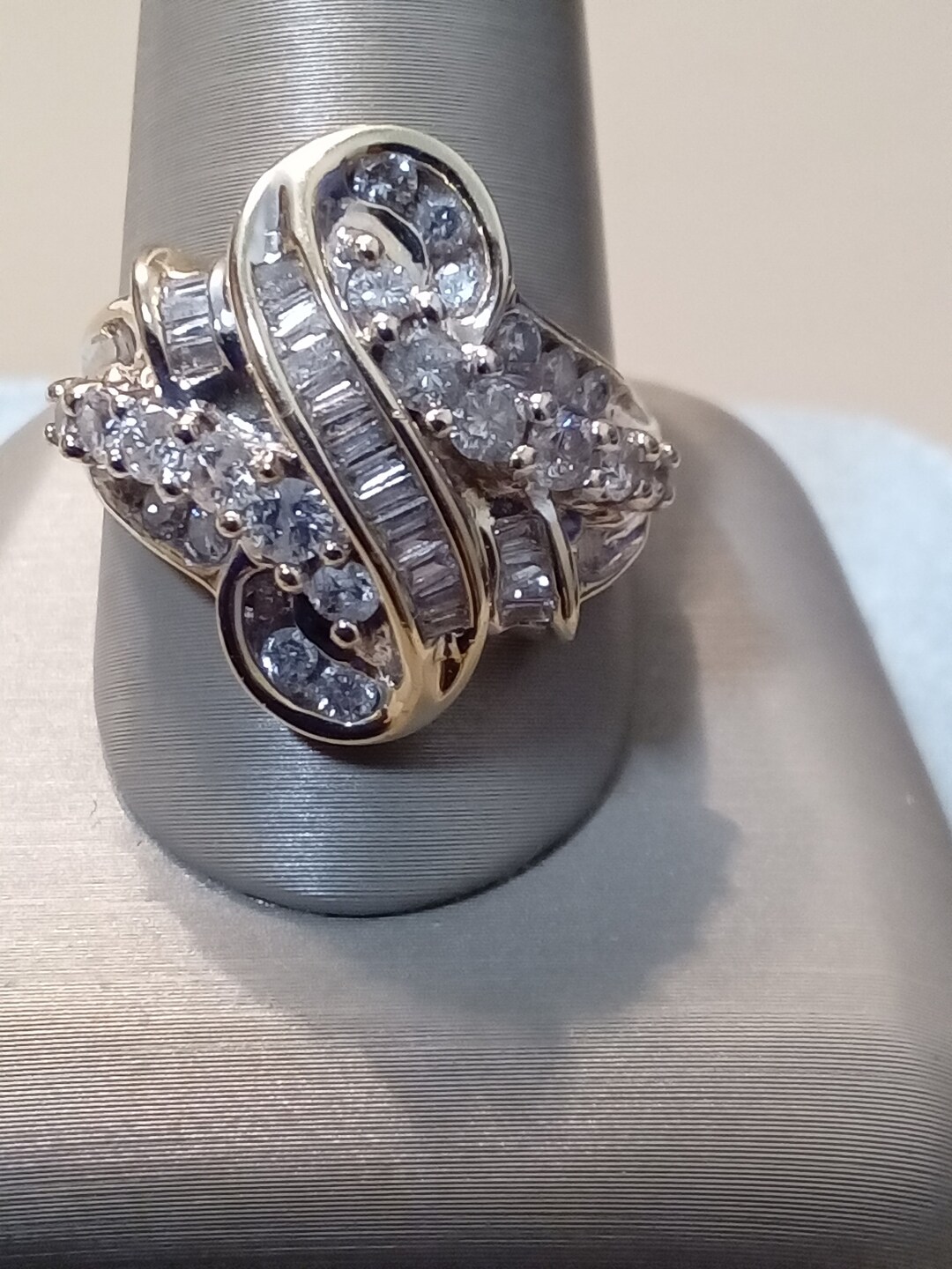 Vintage 14k Gold Symbol Ring - Etsy