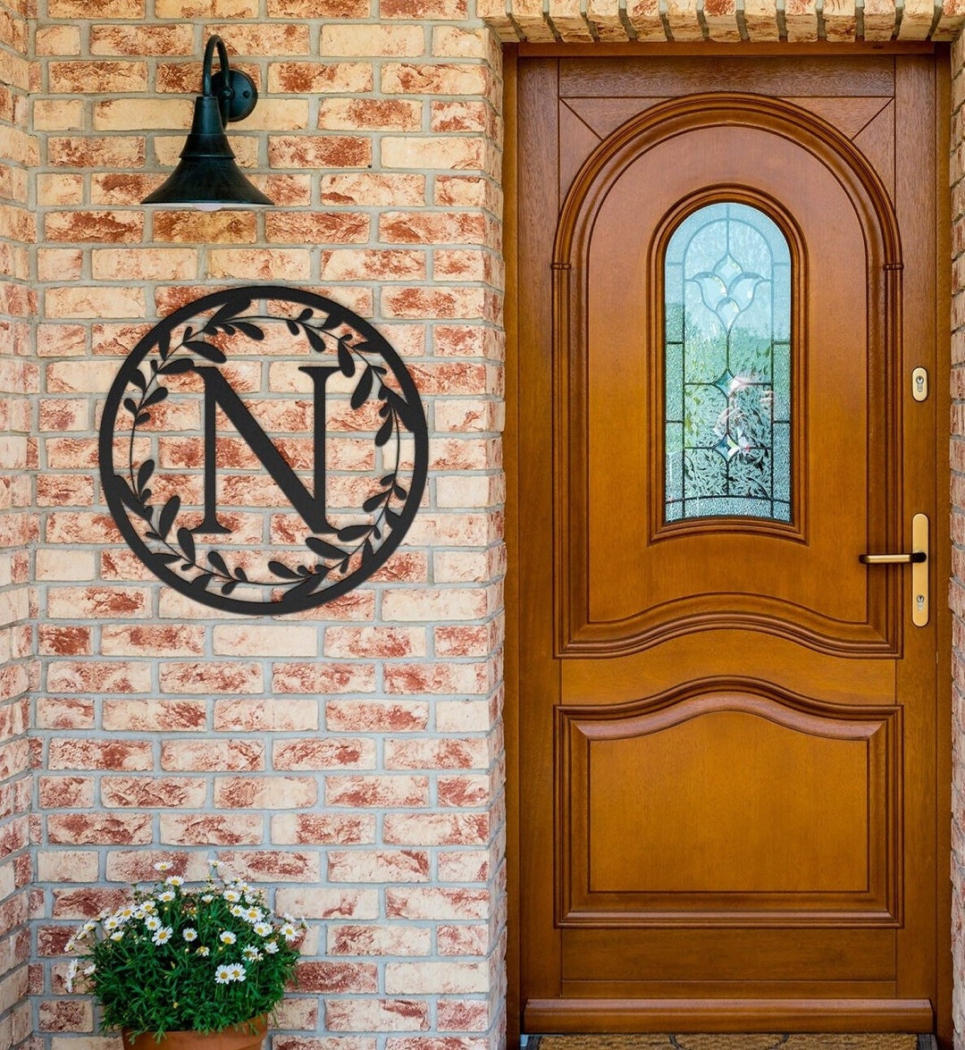 Metal Wreath Monogram Name Sign for Front Door, Metal Circle Letter ...