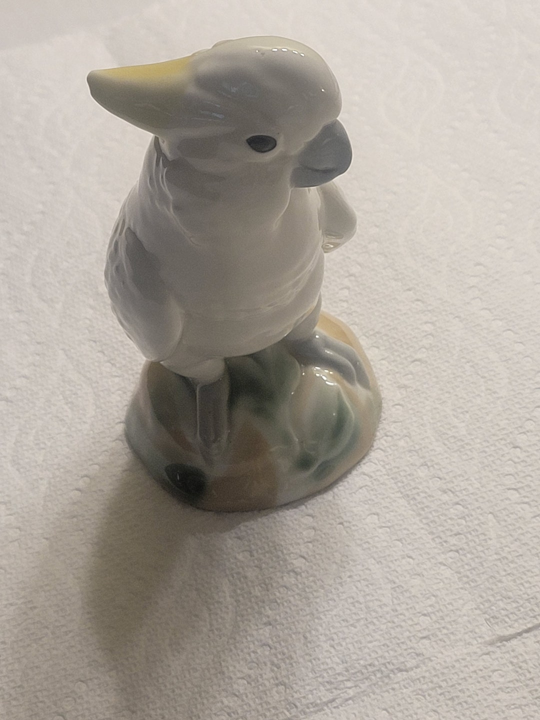 WADE COCKATOO 5 1/4 INCHES Has the Genuine Wade Gold and Black Label ...