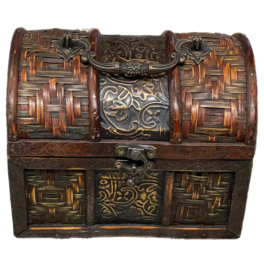 Small Brown Wicker Treasure Chest Red Velvet Lined - Etsy
