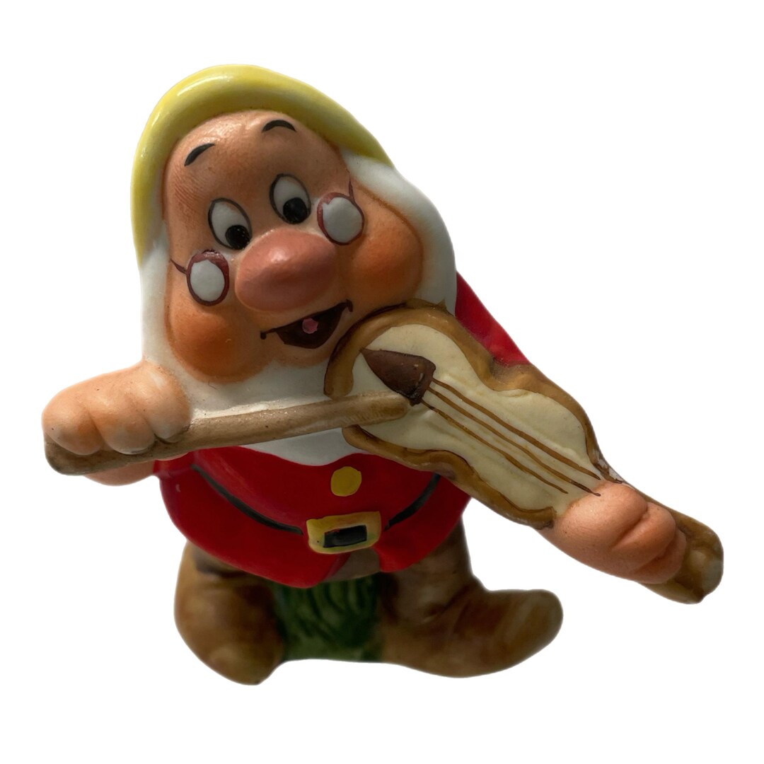 Schmid Disney Snow White & the 7 Dwarfs Doc Ceramic Figurine Playing ...