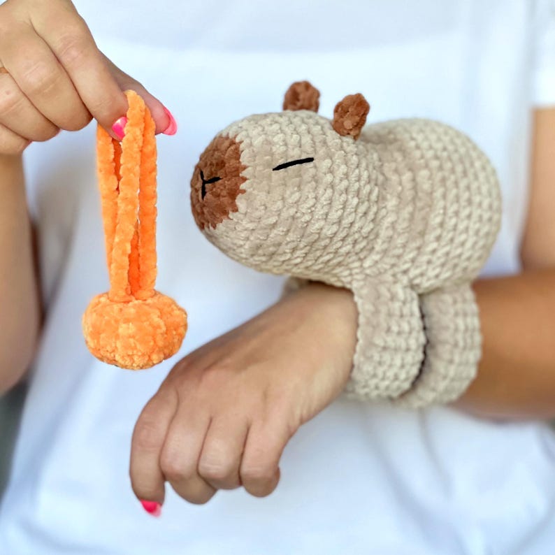 Capybara CROCHET PATTERN, Low Sew Amigurumi Plushie, Slap Bracelet ...