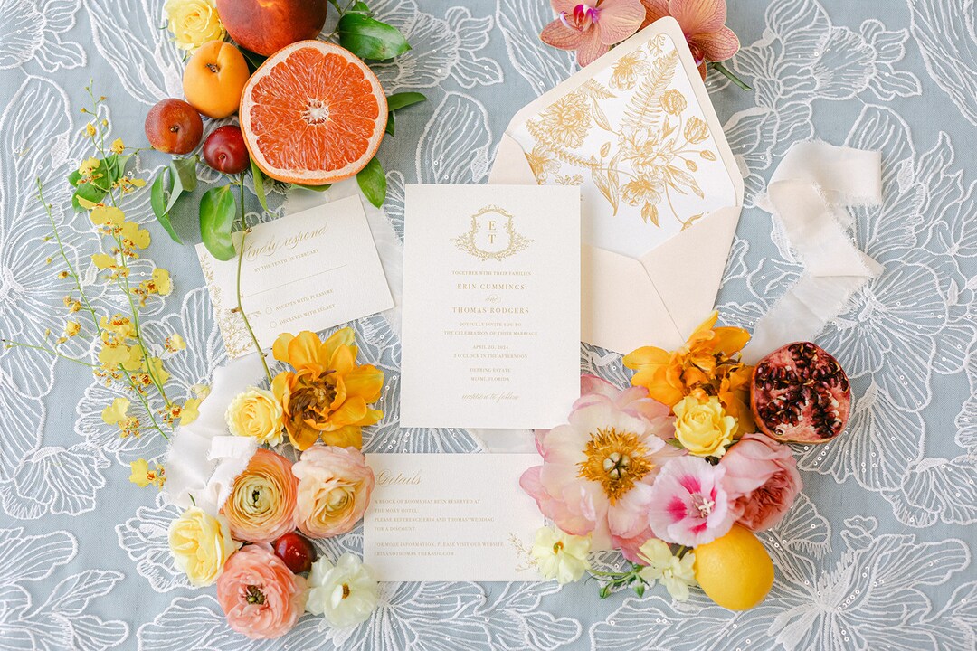 Initial Crest Classic and Elegant Wedding Invitation - Etsy