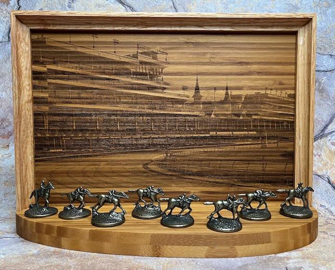 Blanton's Bottle Topper Display - Churchill Downs (HORSES NOT INCLUDED ...