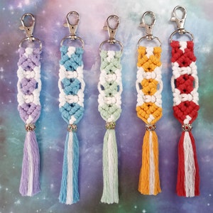 Macrame Swirl Bead Keychain - Etsy