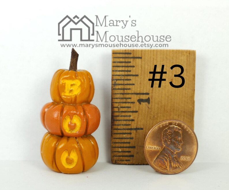 Miniature Halloween Pumpkin Stack – 1:12 Scale Haunted Dollhouse Decor ...