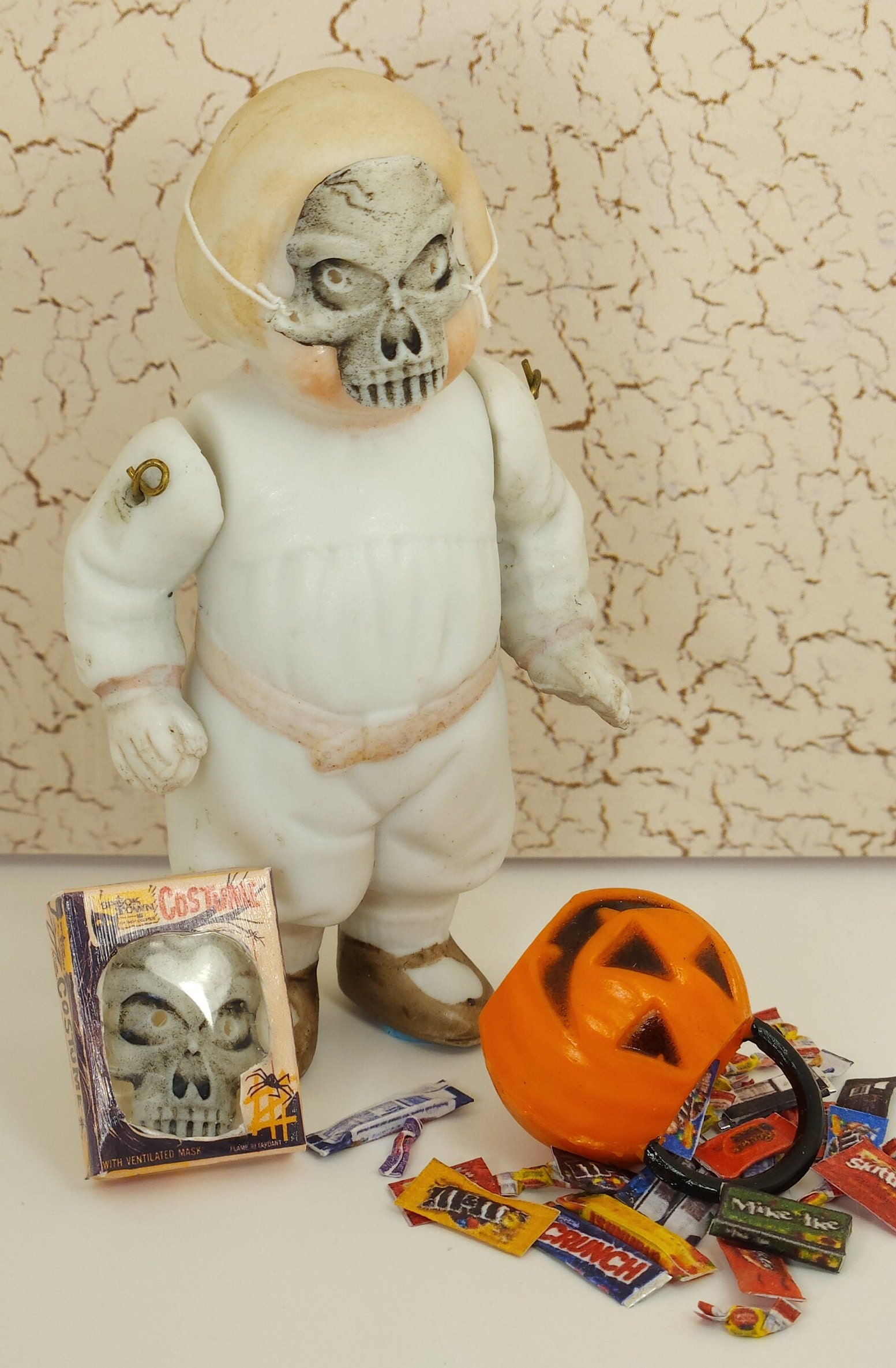 Miniature Halloween Skeleton Costume Box With Skull Mask - 1:12 Scale ...