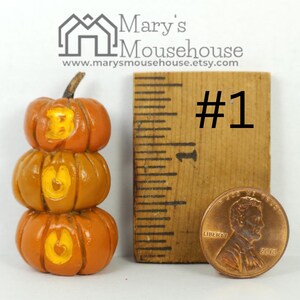 Miniature Halloween Pumpkin Stack – 1:12 Scale Haunted Dollhouse Decor ...