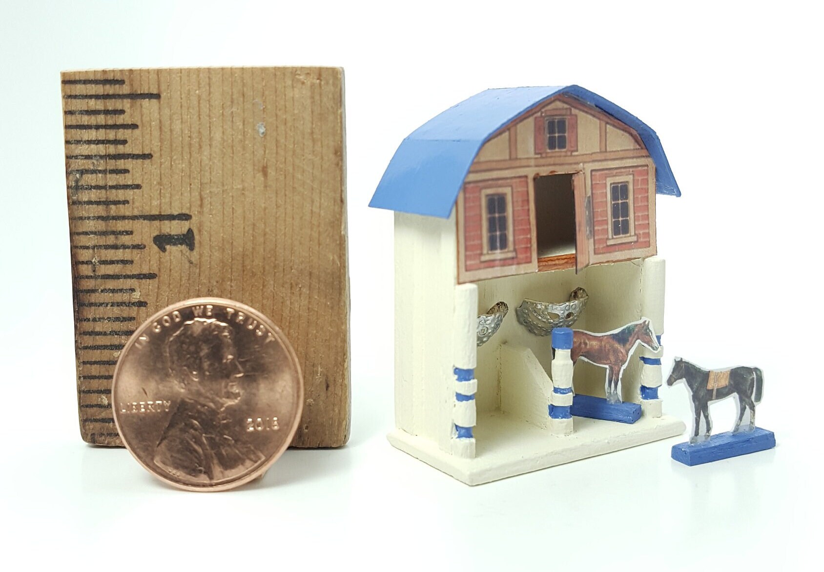 Miniature Dollhouse Toy Horse Stable - 1:12 Scale Reproduction of ...