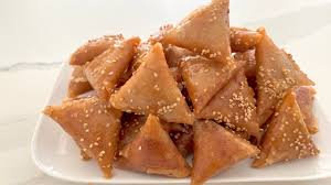 MOROCCAN BRIOUAT, Briouat is a Puff Pastry Generally Triangular Sweet ...