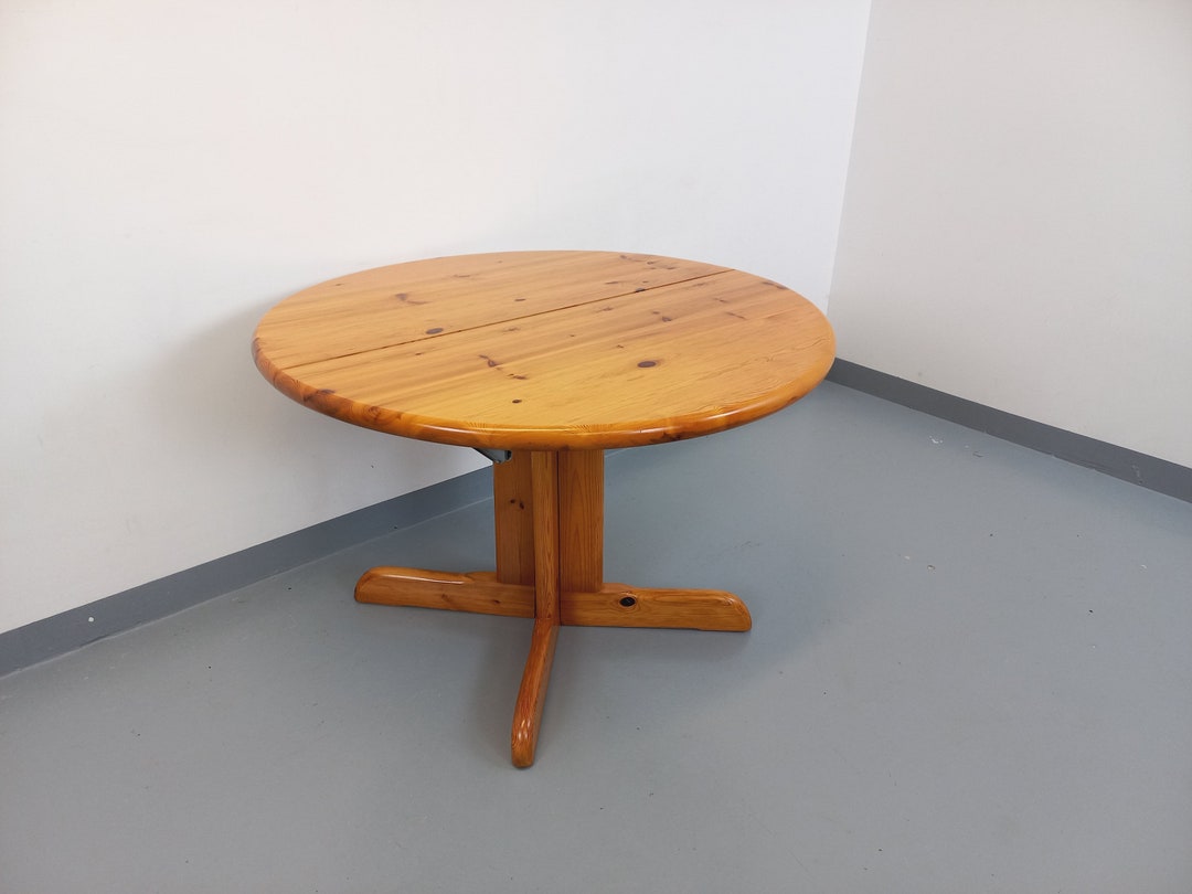 Vintage Round Pine Table From the 60s and 70s With Extensions - Etsy
