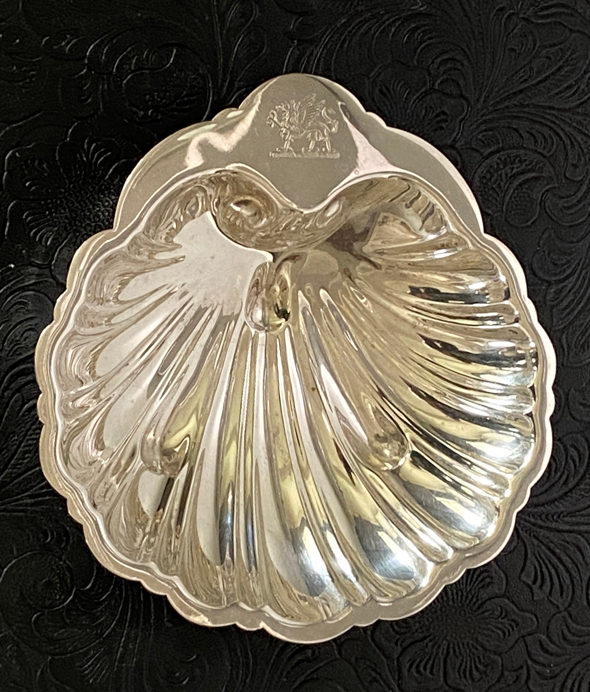 Antique Barker Brothers Silverplate Shell/clam Dish 5 With Griffin ...