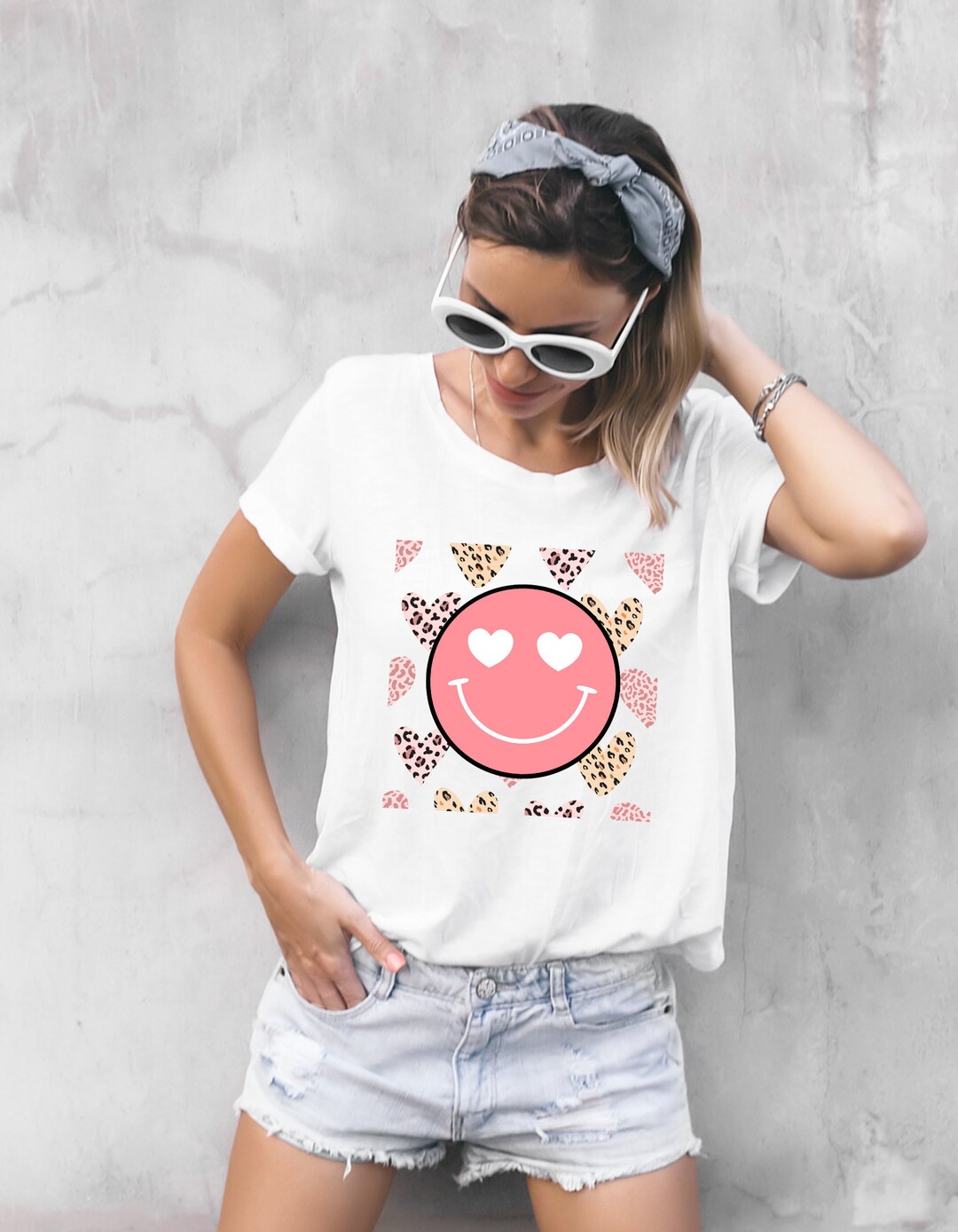 Smiley Face Shirt Smiley Face Tshirt Heart Eyes Smiley Shirt Trendy ...