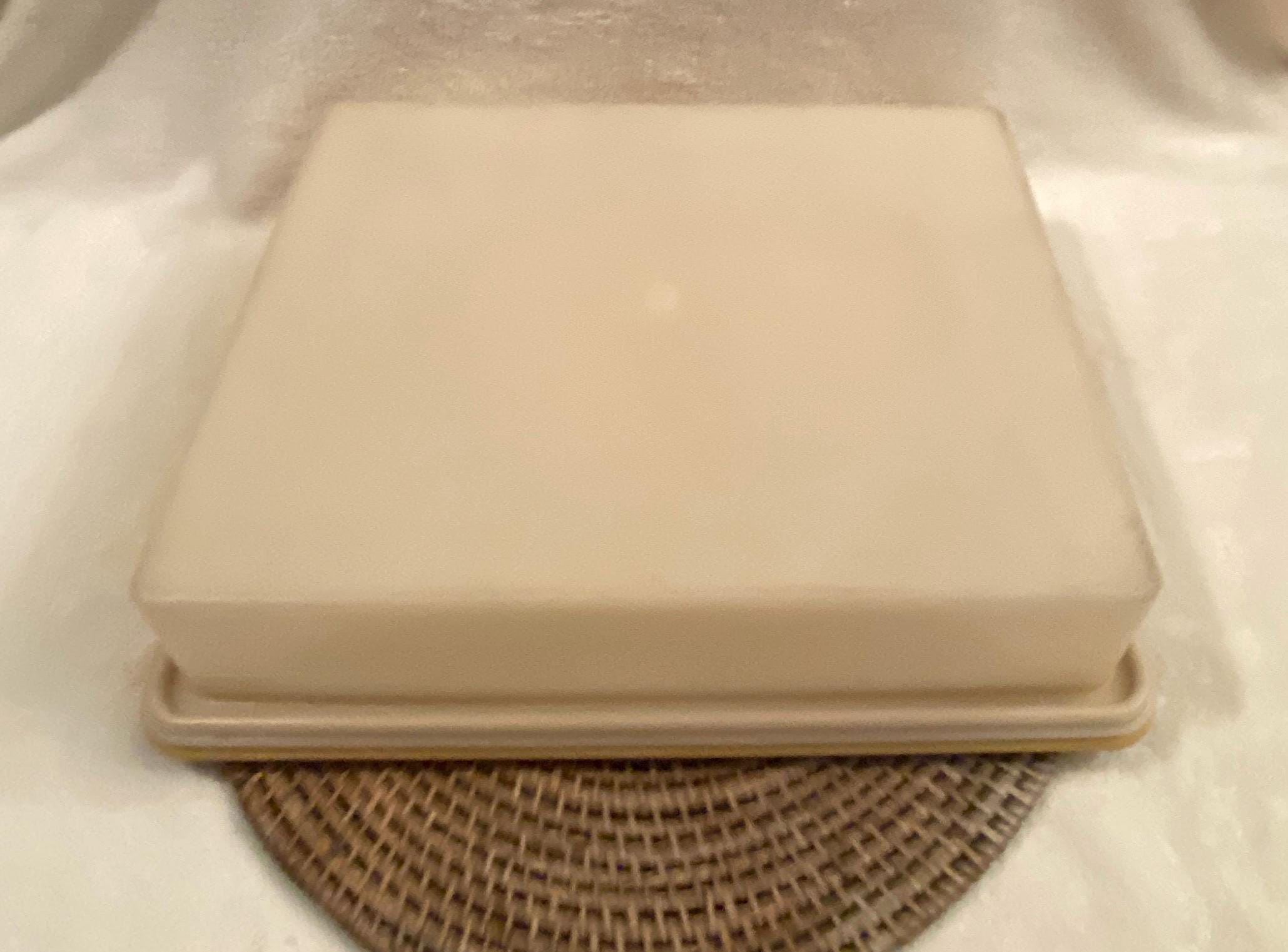 Vintage Tupperware Cake Carrier - Etsy