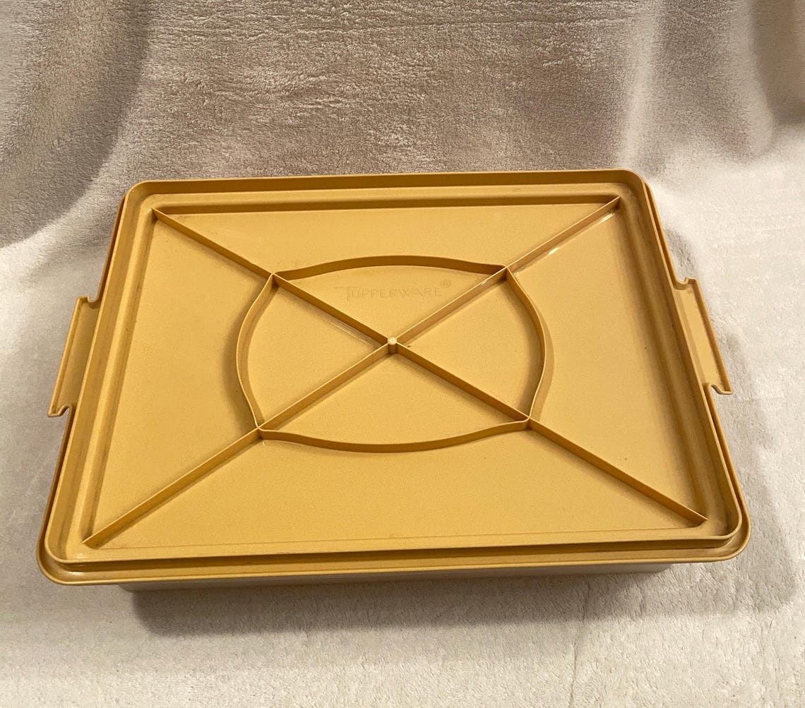 Vintage Tupperware Cake Carrier - Etsy