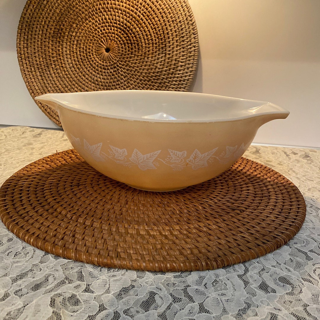 Vintage Pyrex Sandalwood Ivy Mixing Bowl - Etsy
