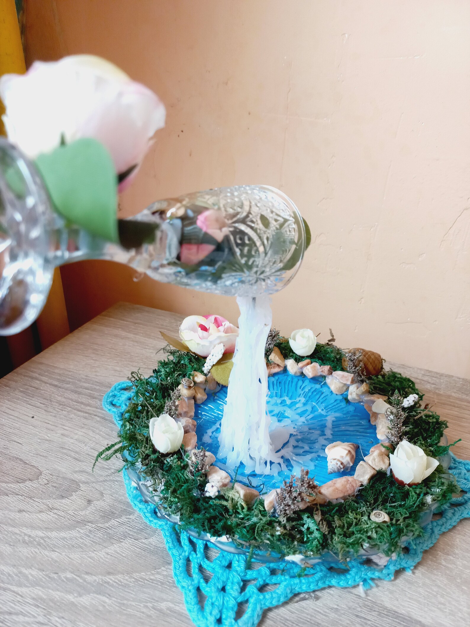 Magic Cups*the Interior Designer, Cup Waterfall*floating Cups*grass ...