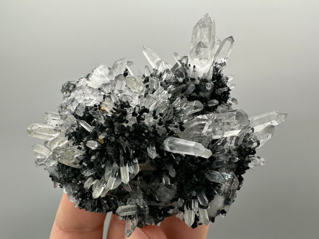 Stunning Transparent Quartz Whit Chlorite Inclusions and Pyrite Natural ...