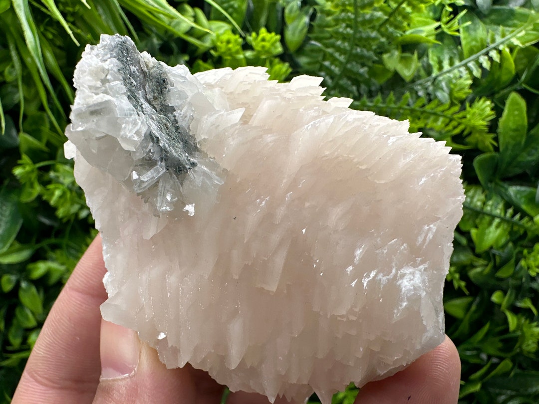 Wonderful UV Fluorescent Calcite Whit Sphalerite and Quartz Natural ...