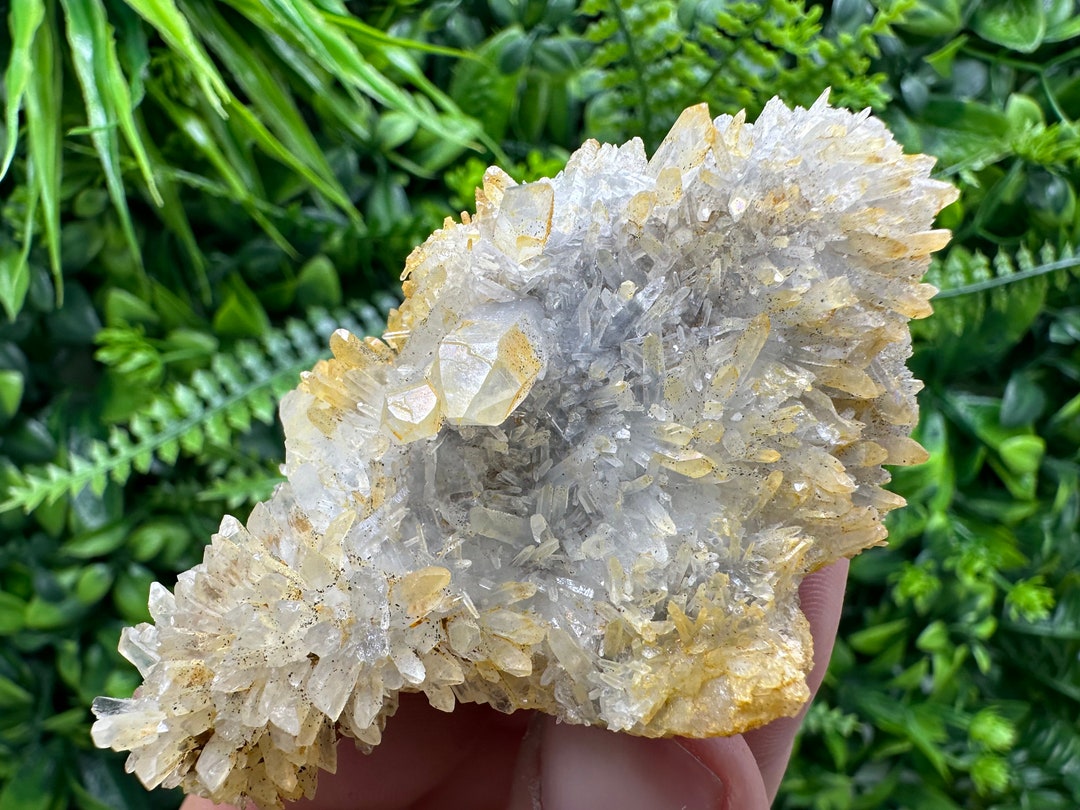 Stunning Transparent Quartz Whit Inclusions Natural Minerals Souvenir ...