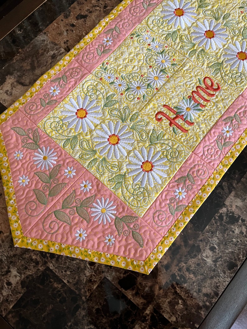 Daisy Table Runner. Handmade Embroidered Quilted. - Etsy