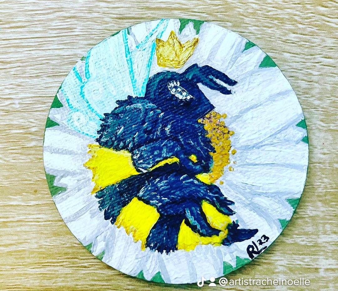 Queen Bee Magnetic Original Acrylic Painting 2x2 With Magnet Backing - Etsy