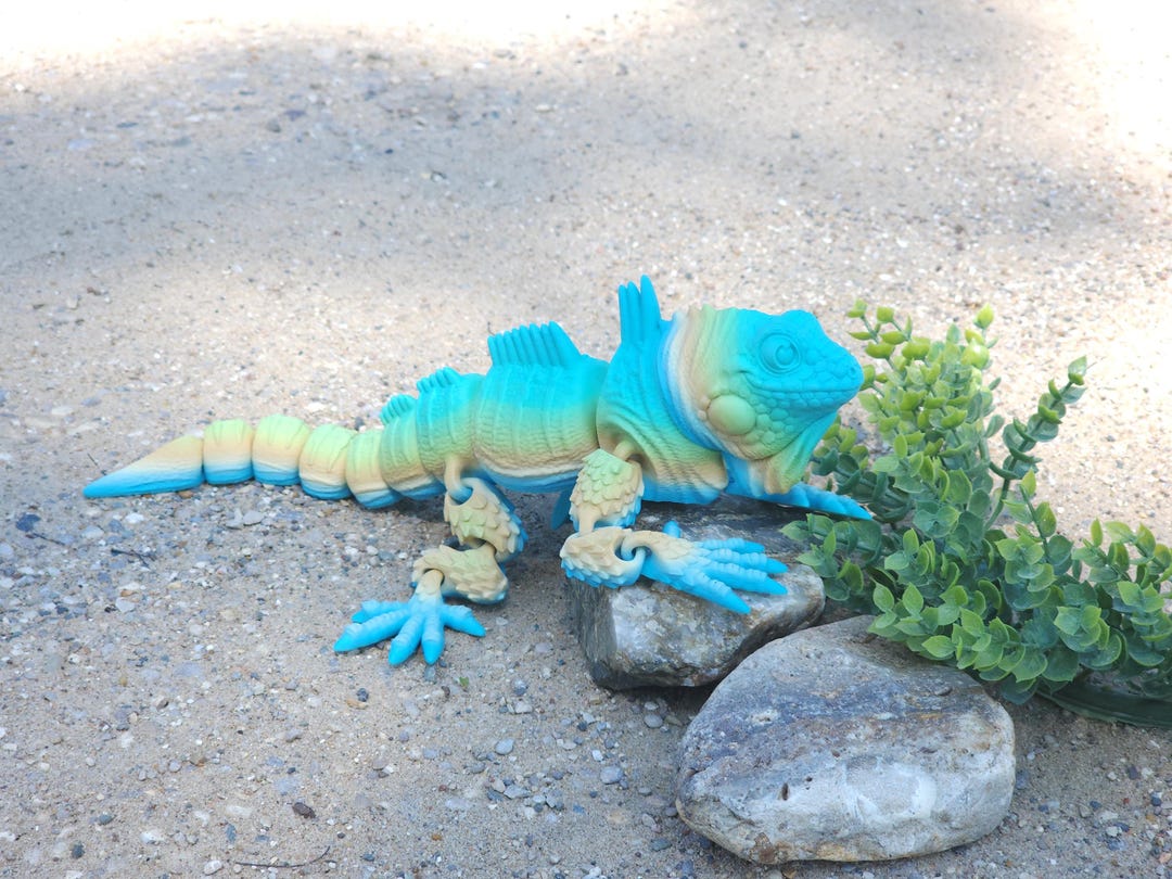 Iguana Lizard Reptile Fidget Desk Toy Statue Tank Topper Figure ...