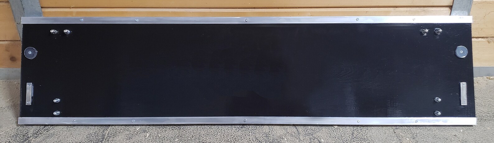 Horse Stall Guard - No Permanent Hardware for Metal Stalls - Sturdy ...