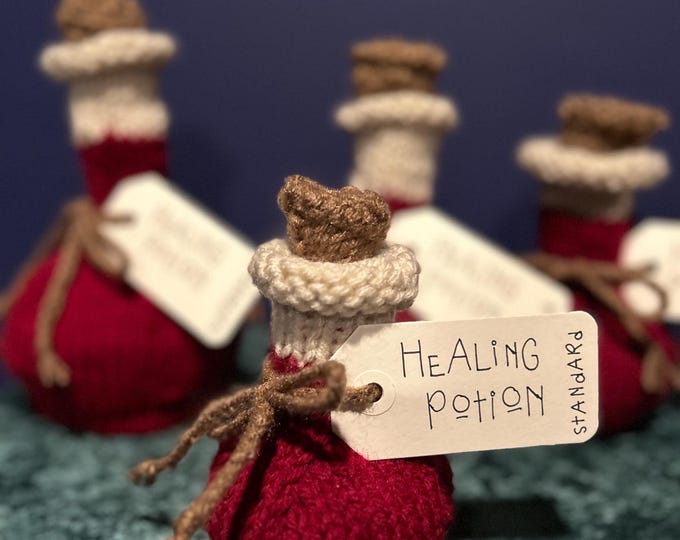 Dungeons and Dragons - DND - Healing Potion Bottle Dice Bag With Dice ...