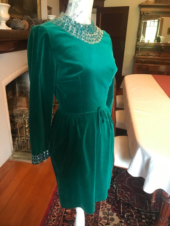 Deep emerald green velvet party dress 60s with sequin… - Gem