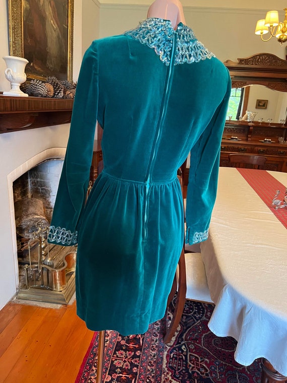 Deep emerald green velvet party dress 60s with sequin… - Gem
