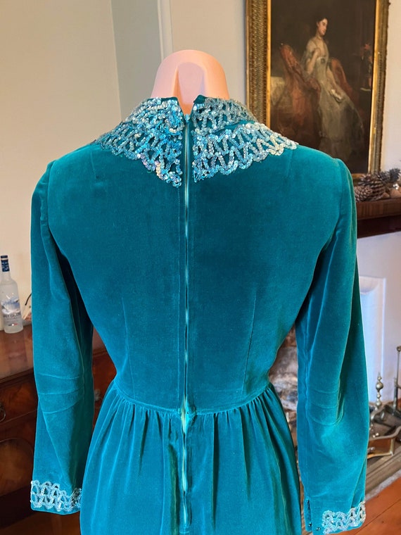 Deep emerald green velvet party dress 60s with sequin… - Gem