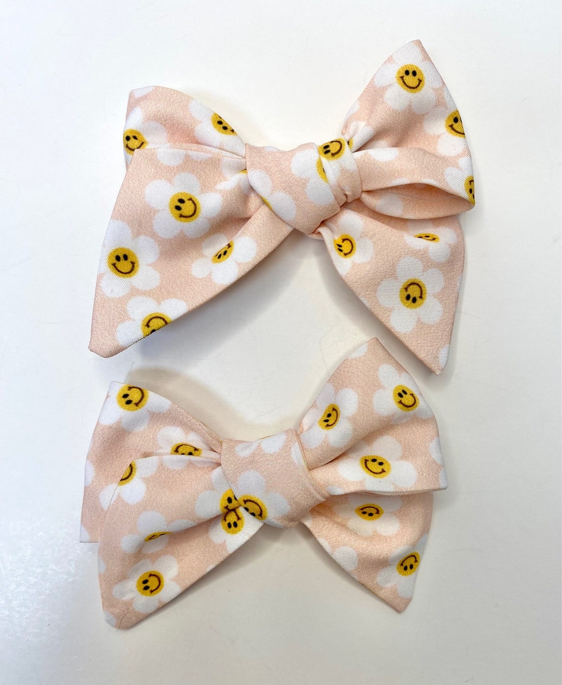 Blush Happy Daisy Print Pigtail Bows, Spring Hair Bows, Hand Tied Bows ...