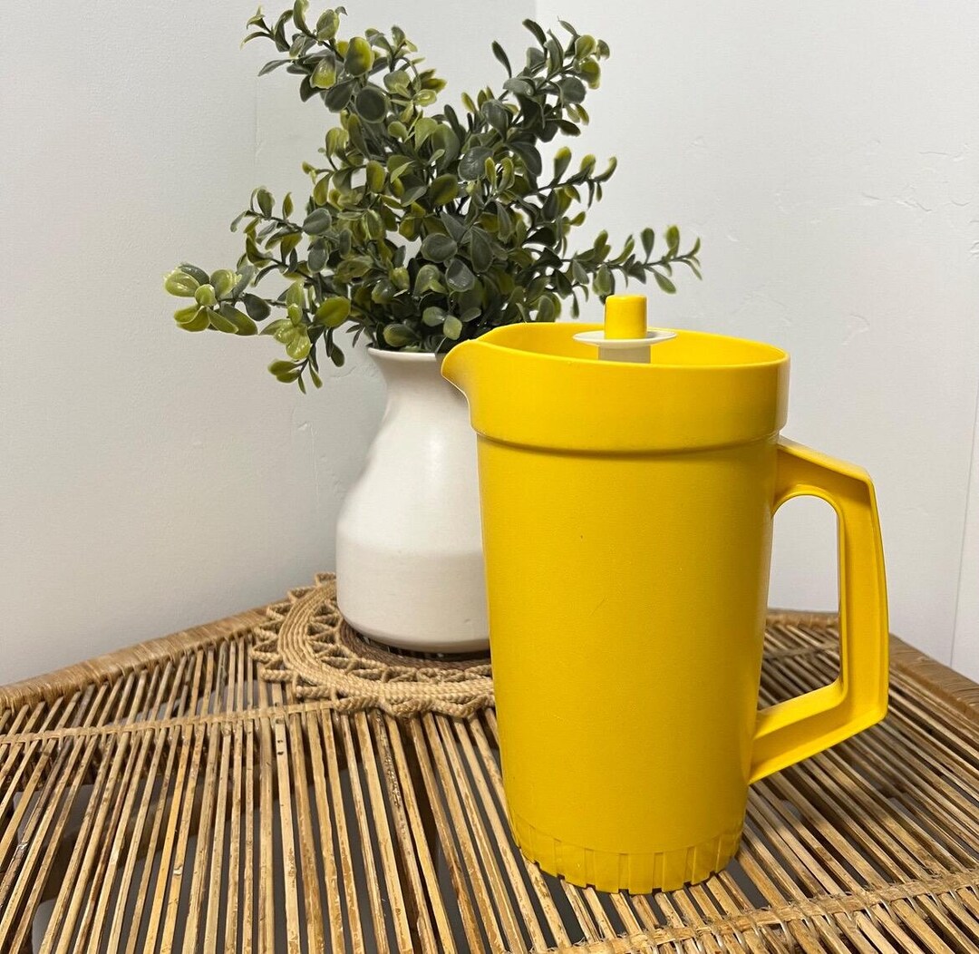 Vintage Tupperware 1 Quart Pitcher With Press Air-lock Lid. Harvest ...