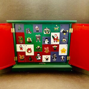 Thomas Pacconi Classics Wood Christmas ADVENT CALENDAR Drawers W/ 21 Ornaments - Etsy