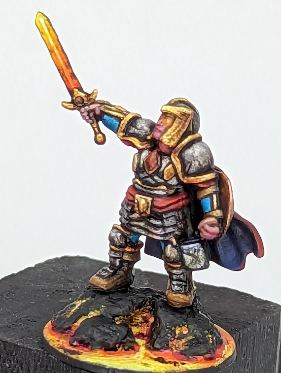 Female Dwarf Paladin