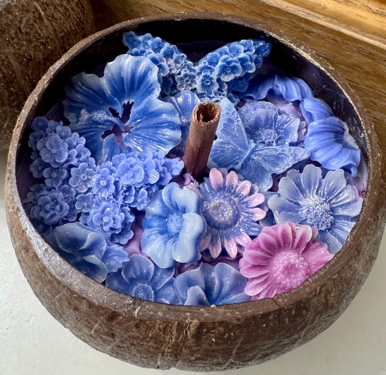 Coconut Shell Candle – Tropical Floral Design With Wooden Wick - Etsy