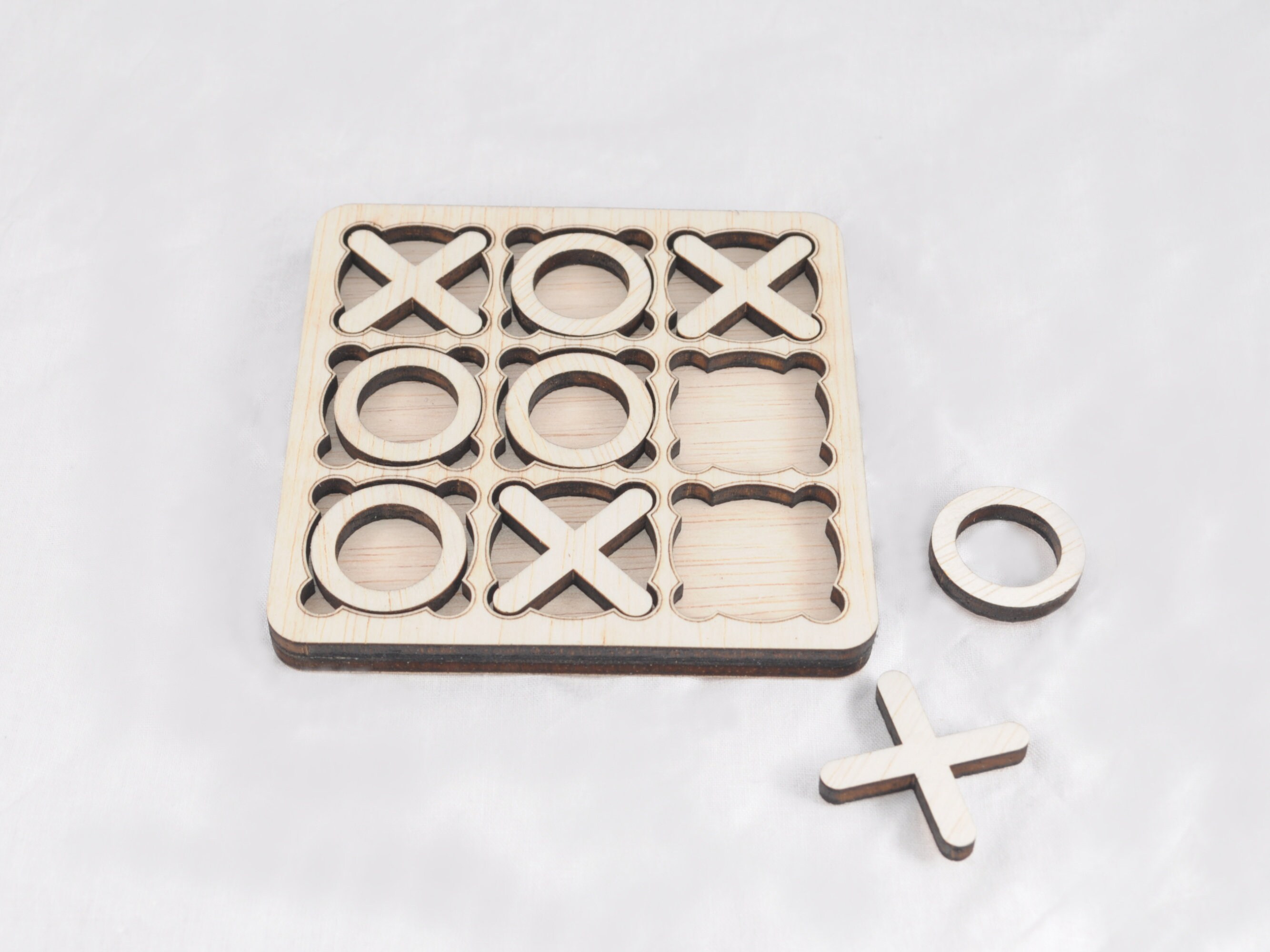 Portable Tic Tac Toe Board Game - Perfect for On-the-go Fun and Brain ...