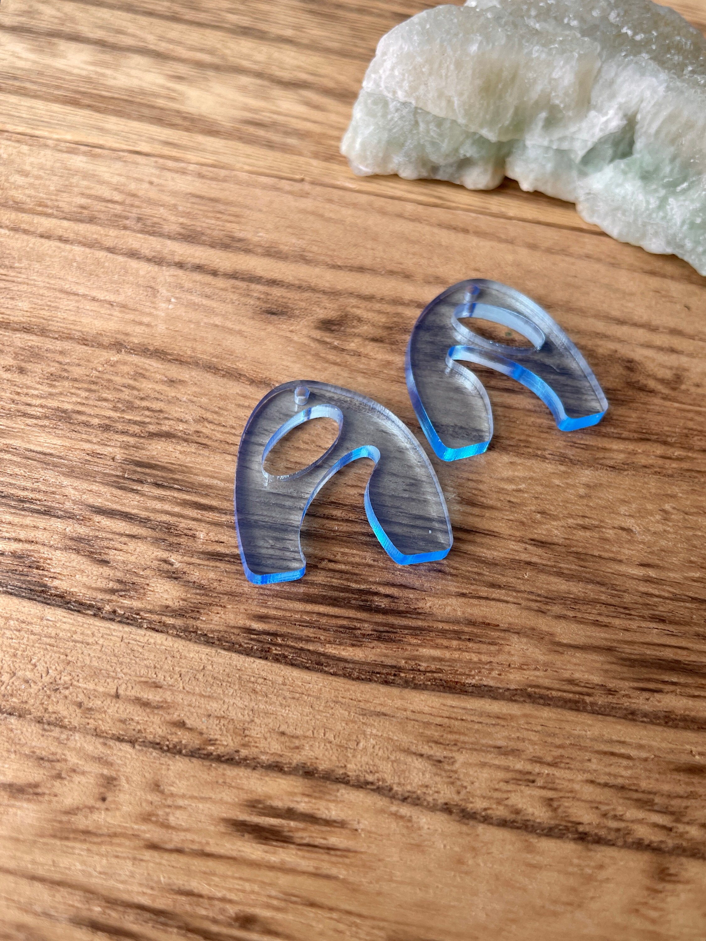 Asymmetrical Geometric Connector With 1 Hole, Translucent Blue Acrylic ...