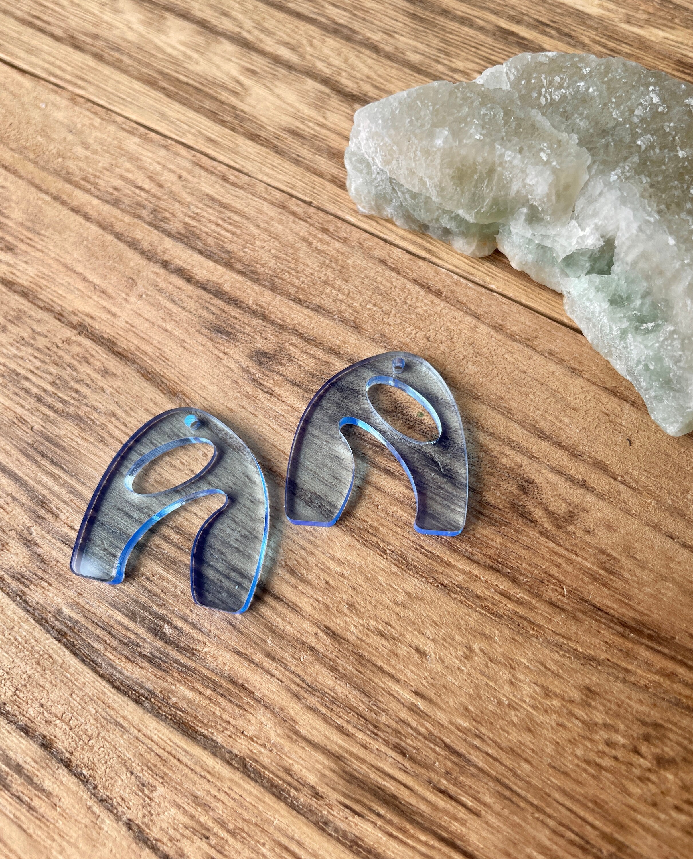 Asymmetrical Geometric Connector With 1 Hole, Translucent Blue Acrylic ...