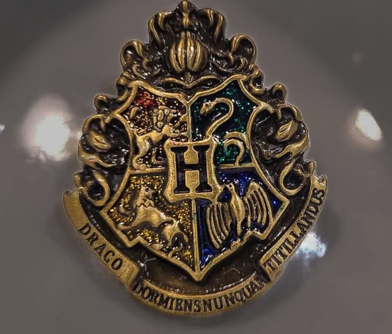 Hogwarts Wizard Enamel Crest Pins - Etsy