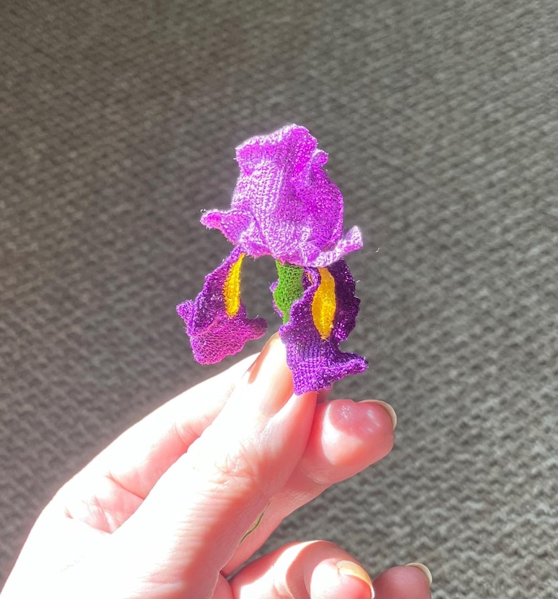 Iris Flower Crochet Pattern - Etsy