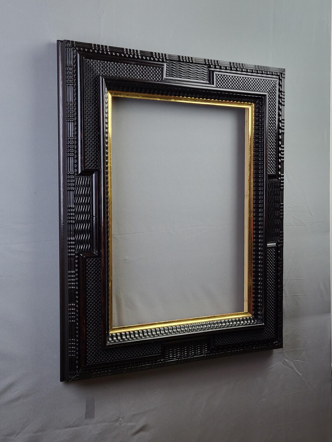 Classic Flemish Corner Frame With Gilded Inner Edge - Ripple Moulding ...