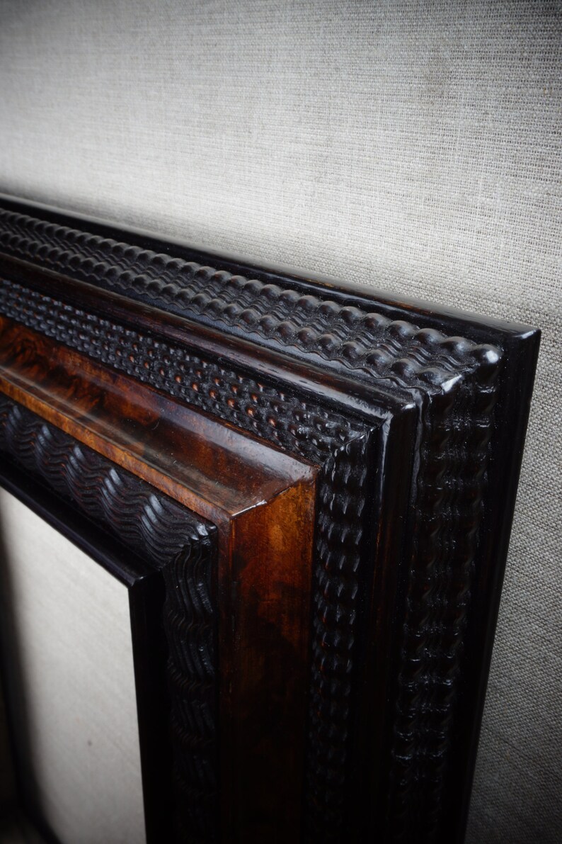 Traditional, 17th-century Dutch-style Ripple Frame Ripple Moulding ...