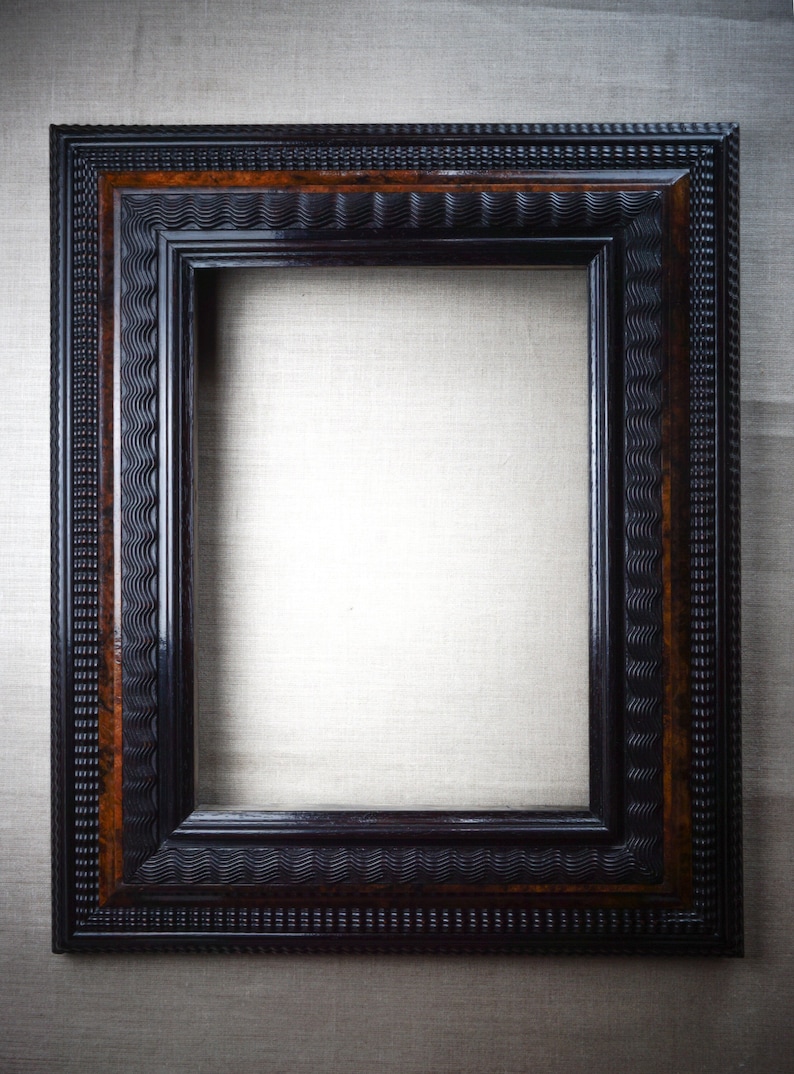 Traditional, 17th-century Dutch-style Ripple Frame Ripple Moulding ...