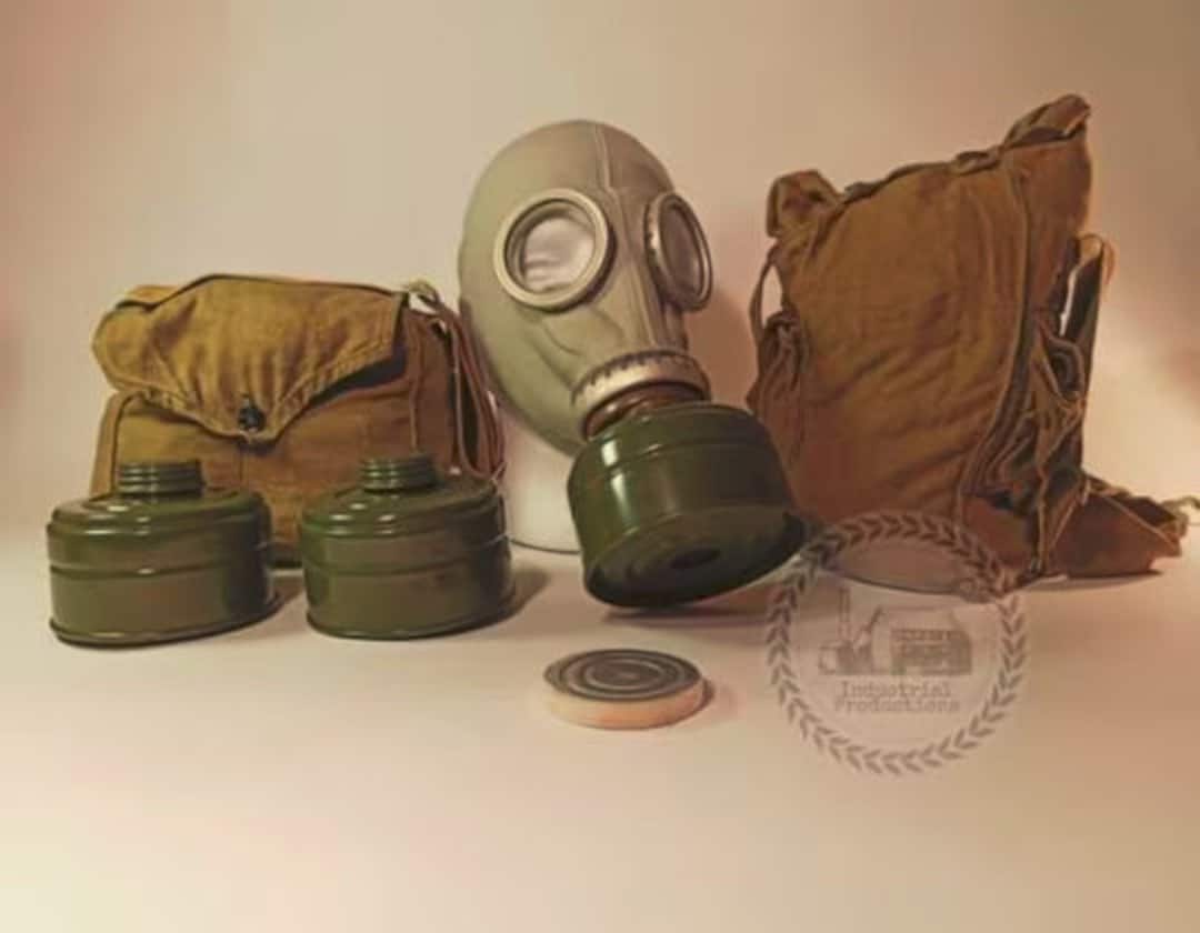 GP5 Gas Mask Set With 2 Extra Filters and Filter Bag Vintage - Etsy
