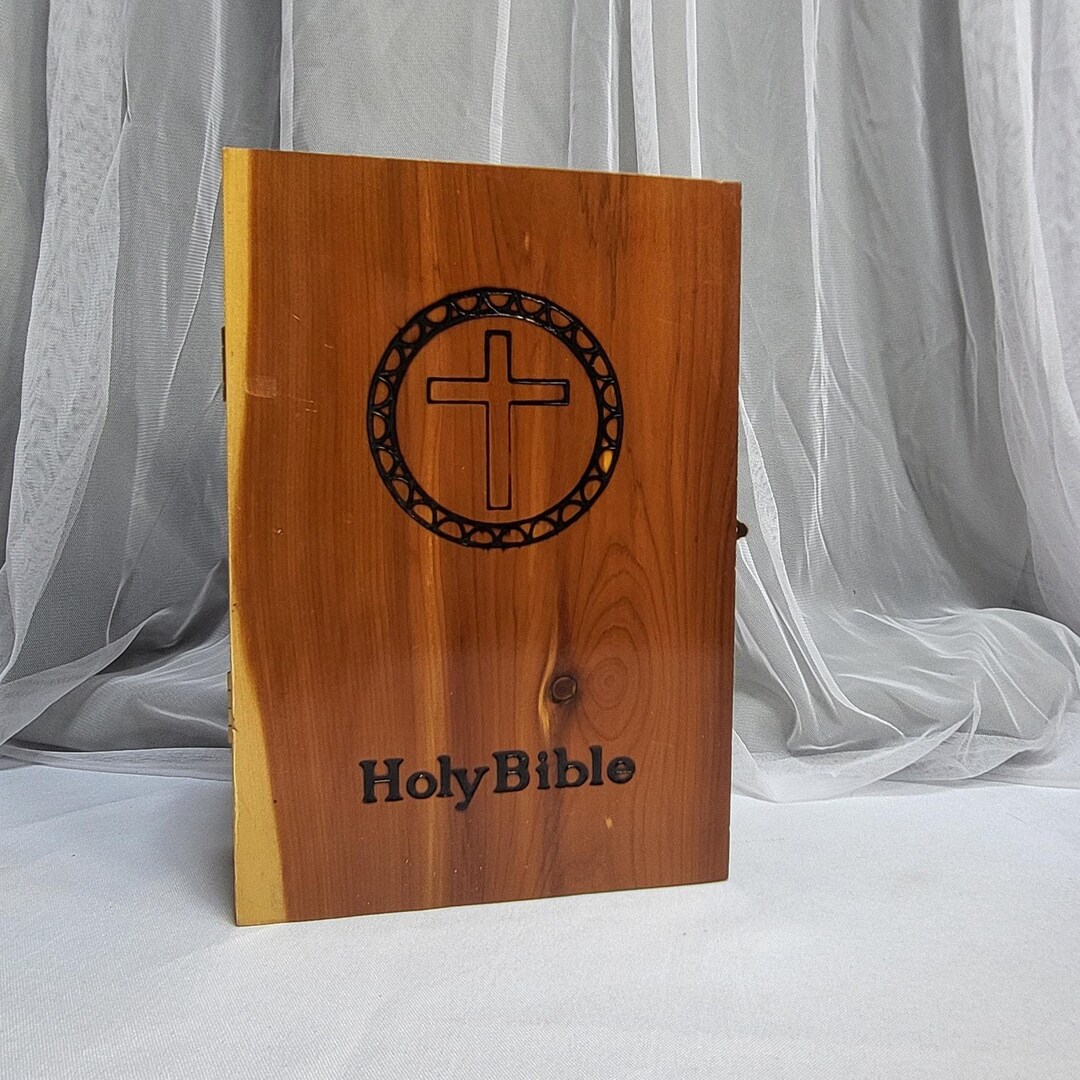 Holy Bible Illustrated Light of the World Edition Vintage Wood Cedar ...