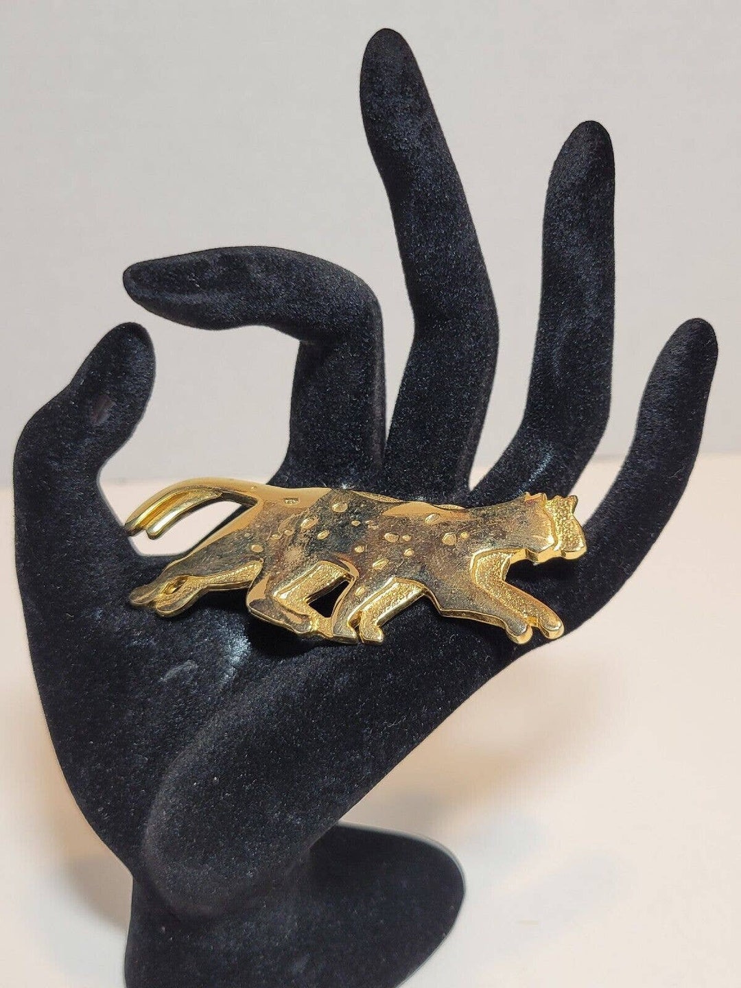 JJ Gold Tone Leopard Shadow Brooch Pin, Cougar, Panther, Cat (jonette ...