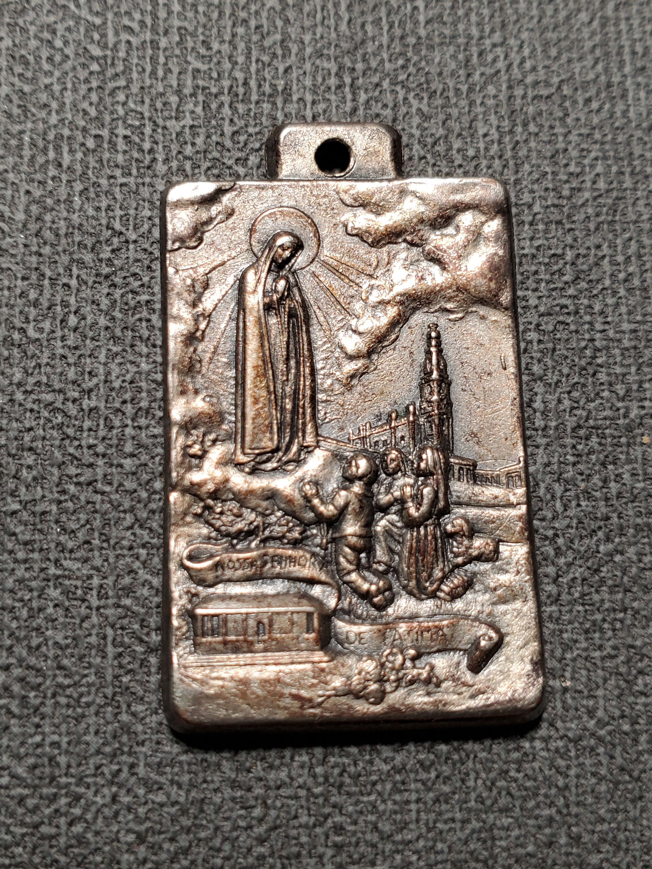 Our Lady of Fatima Pendant, Casa S. Francisco De Assis Pendant ...