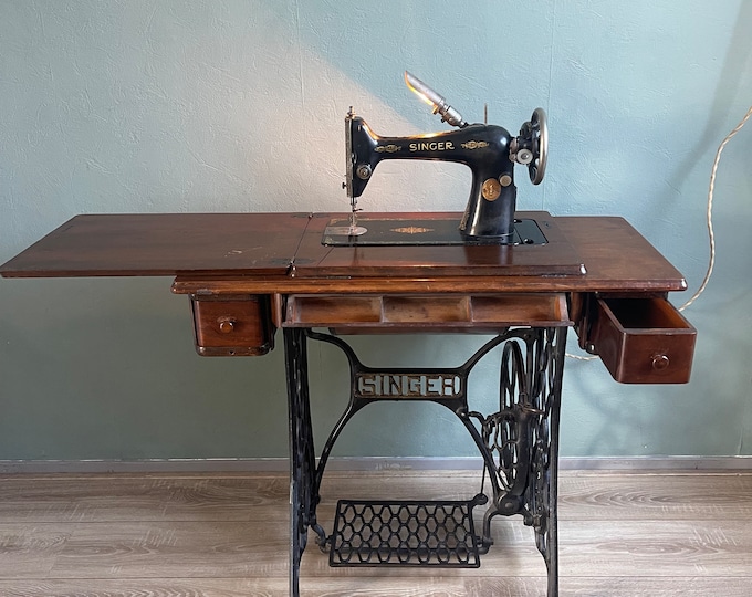 Antique Singer Treadle Sewing Machine With Table / Antique Singer ...
